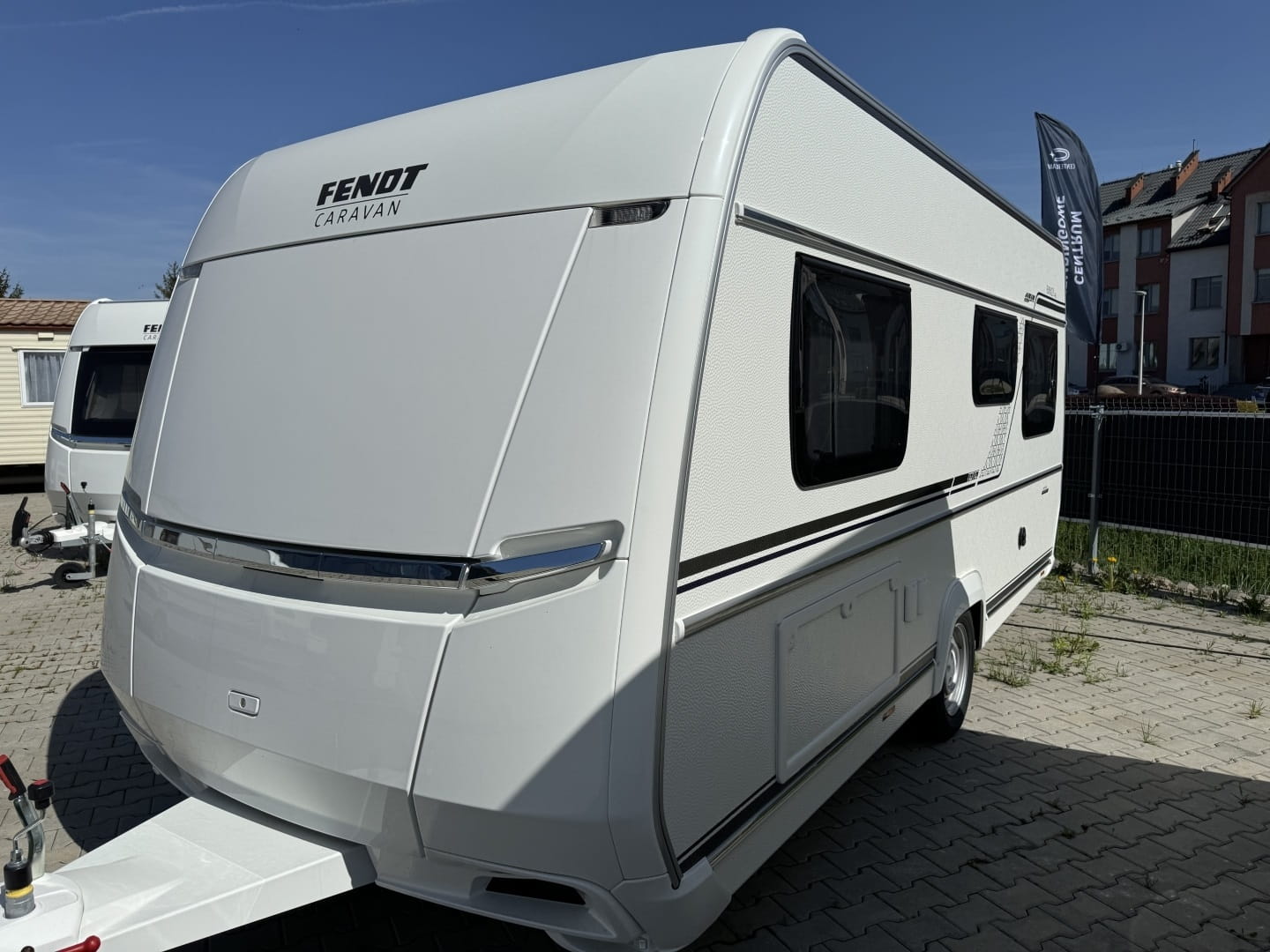 SPRZEDANA !!! MODEL 2024 PRZYCZEPA KEMPINGOWA FENDT BIANCO 445 SFB ...
